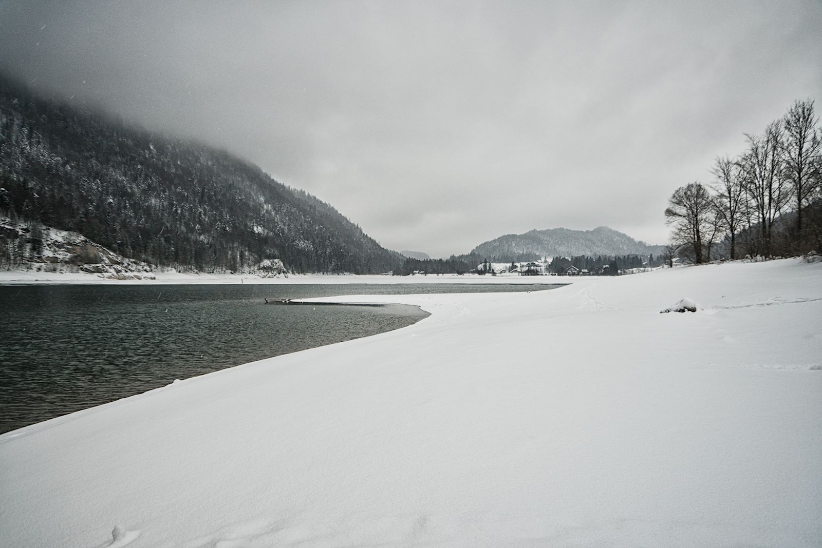 Hintersee im Schnee – Winterwandern im Salzkammergut – Erlebe die Natur